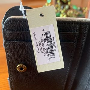 Fossil | Bags | Nwt Fossil Madison Bifold Wallet Coconut Tote | Poshmark